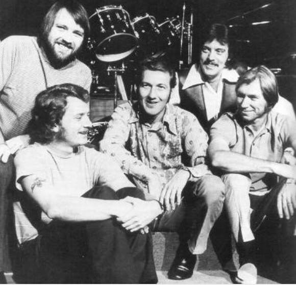 TCB Band a banda que acompanhava o Rei